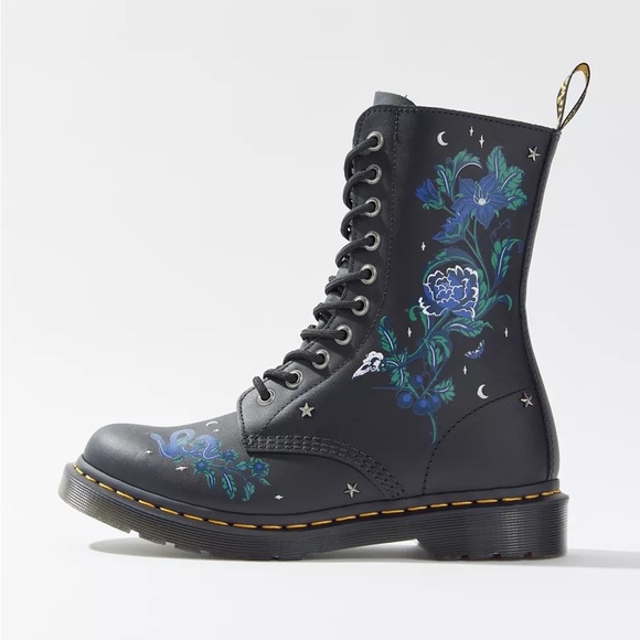 Dr. Martens | Shoes | Nwt Dr Martens 49 Celestial Floral Mystic Garden ...